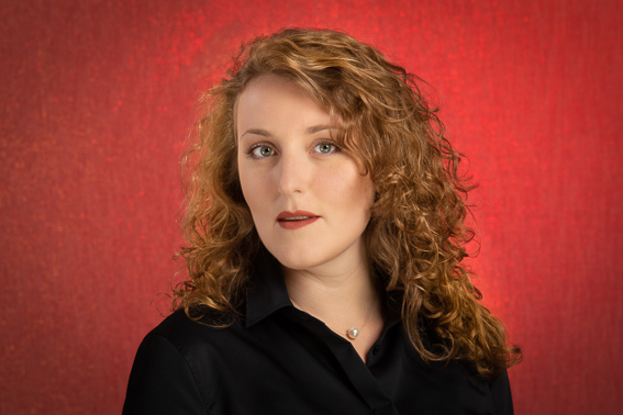 Julia Mach (Mezzo-soprano) - Short Biography